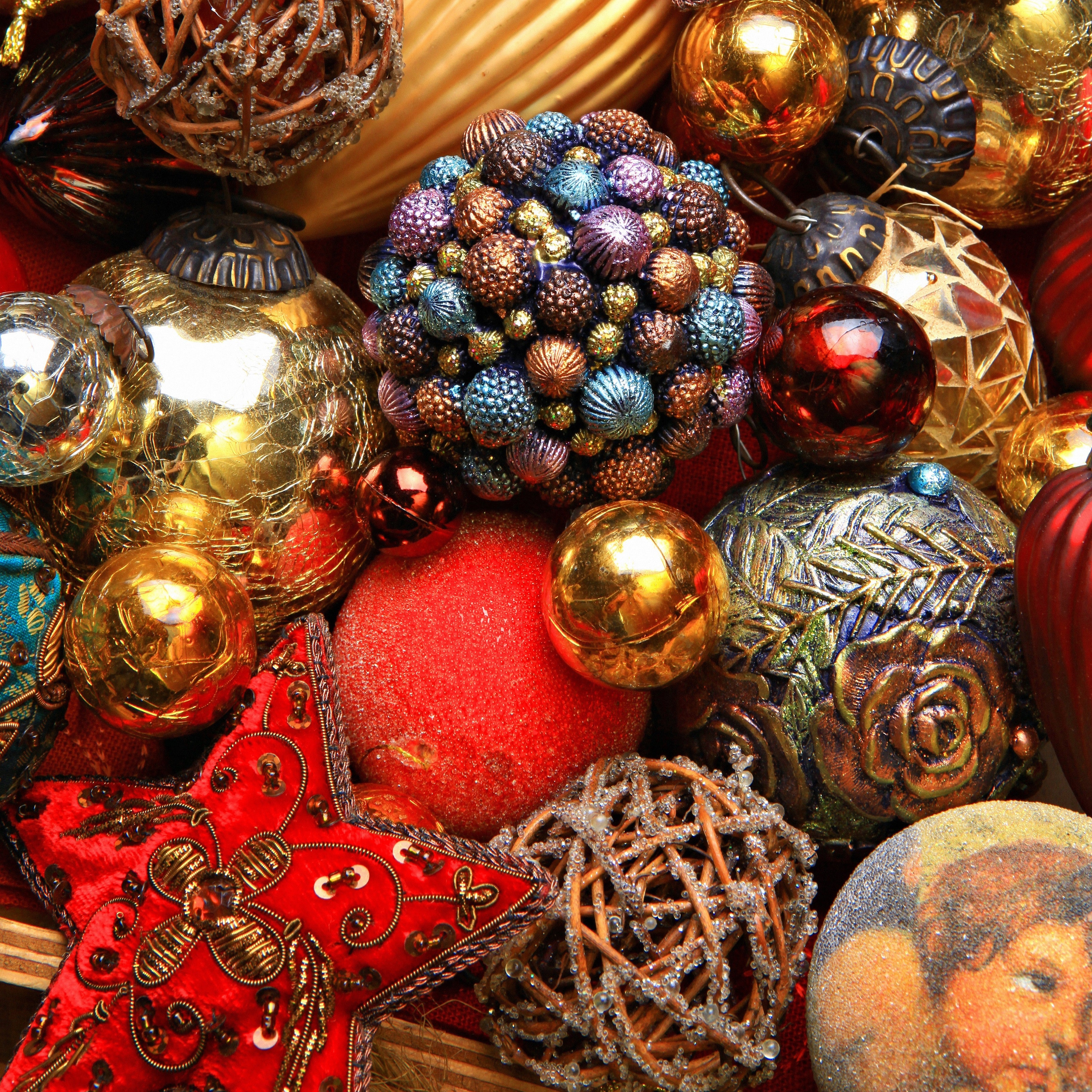 Colorful Christmas Ornament Wallpaper